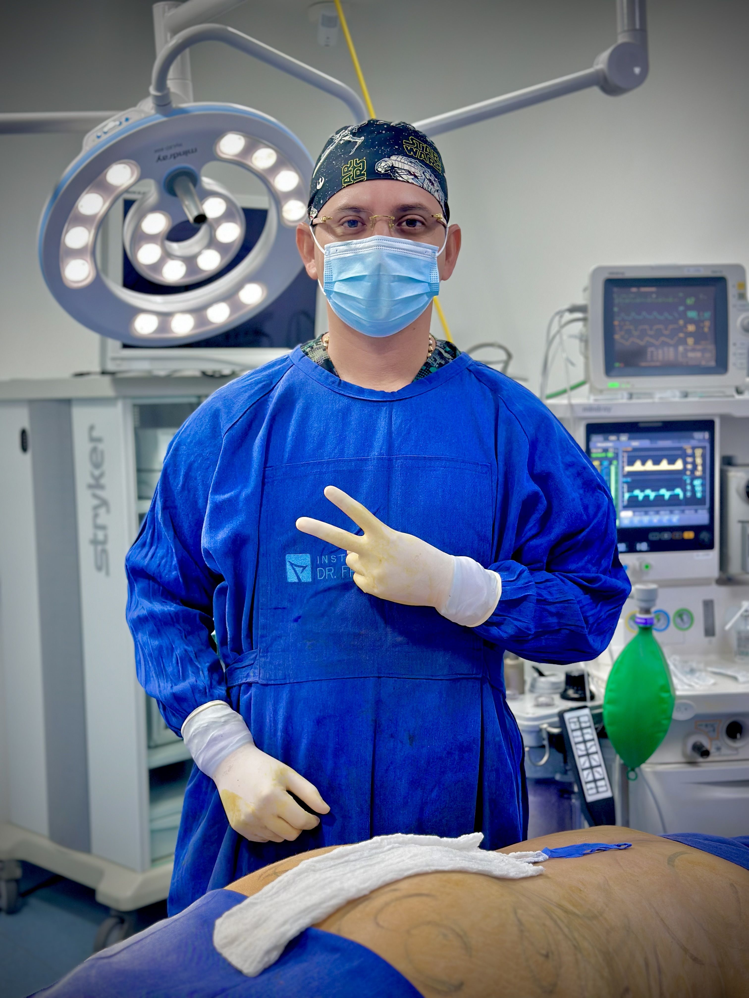 Dr. Frank Lamadrid Florian - Clinicasesteticas.com.co